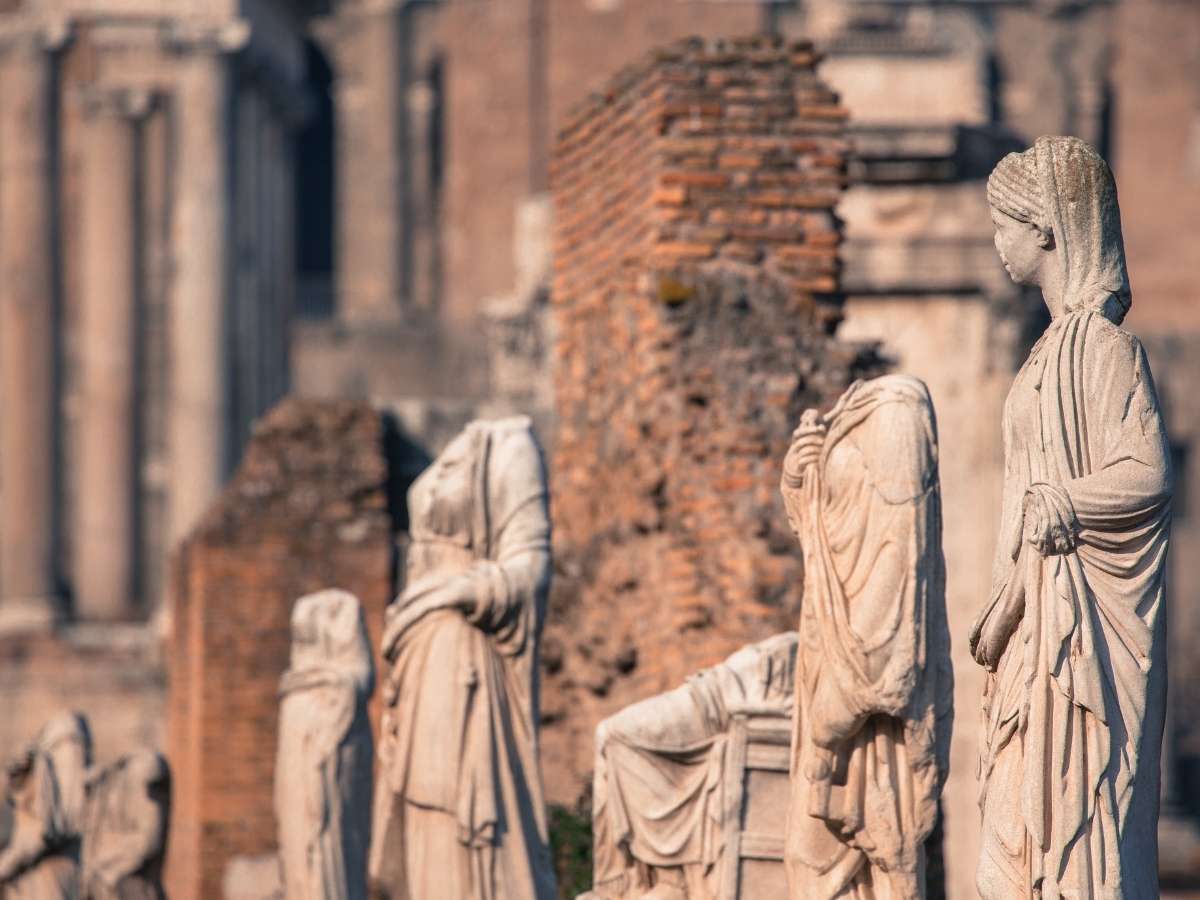 History Hogs - Sharing our favourite stories from history